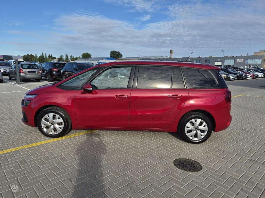 Red Citroen Grand C4 Picasso 2018 in Taurage, with an engine capacity of 1.56 L and mileage of 240 thousand km for 6500 €, photo 6 on AUTOMOTO.COM.LV