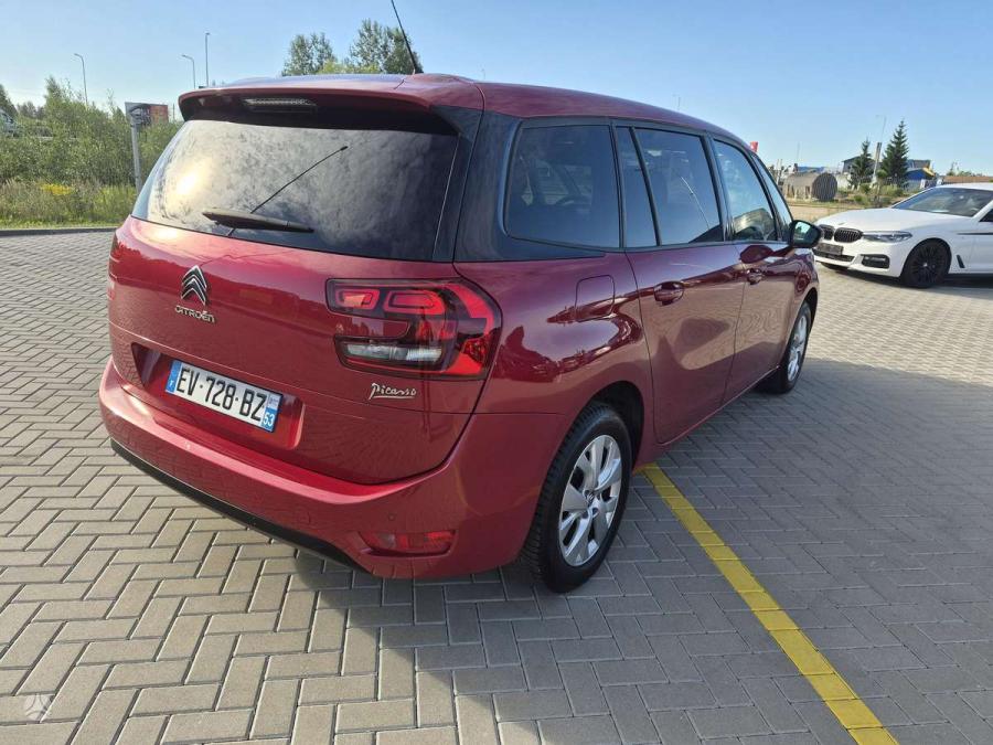 Red Citroen Grand C4 Picasso 2018 in Taurage, with an engine capacity of 1.56 L and mileage of 240 thousand km for 6500 €, photo 9 on AUTOMOTO.COM.LV