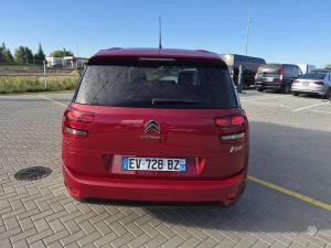 Red Citroen Grand C4 Picasso 2018 in Taurage, with an engine capacity of 1.56 L and mileage of 240 thousand km for 6500 €, photo 10 on AUTOMOTO.COM.LV