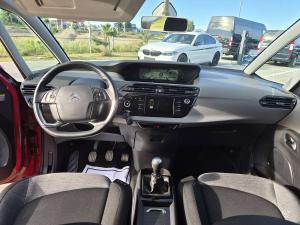 Red Citroen Grand C4 Picasso 2018 in Taurage, with an engine capacity of 1.56 L and mileage of 240 thousand km for 6500 €, photo 14 on AUTOMOTO.COM.LV