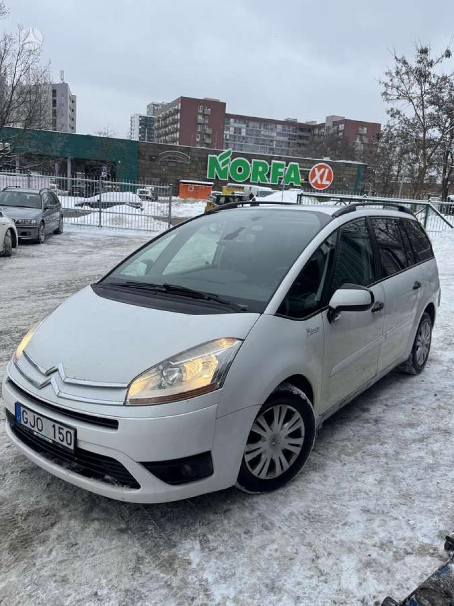 Balts Citroen Grand C4 Picasso 2010 Viļņa, ar dzinēja tilpumu 1.56 L un nobraukumu 305 tūkst. km par 1890 €, foto 1 vietnē AUTOMOTO.COM.LV