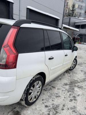 Balts Citroen Grand C4 Picasso 2010 Viļņa, ar dzinēja tilpumu 1.56 L un nobraukumu 305 tūkst. km par 1890 €, foto 6 vietnē AUTOMOTO.COM.LV