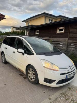 Balts Citroen Grand C4 Picasso 2010 Viļņa, ar dzinēja tilpumu 1.56 L un nobraukumu 305 tūkst. km par 999 €, foto 3 vietnē AUTOMOTO.COM.LV