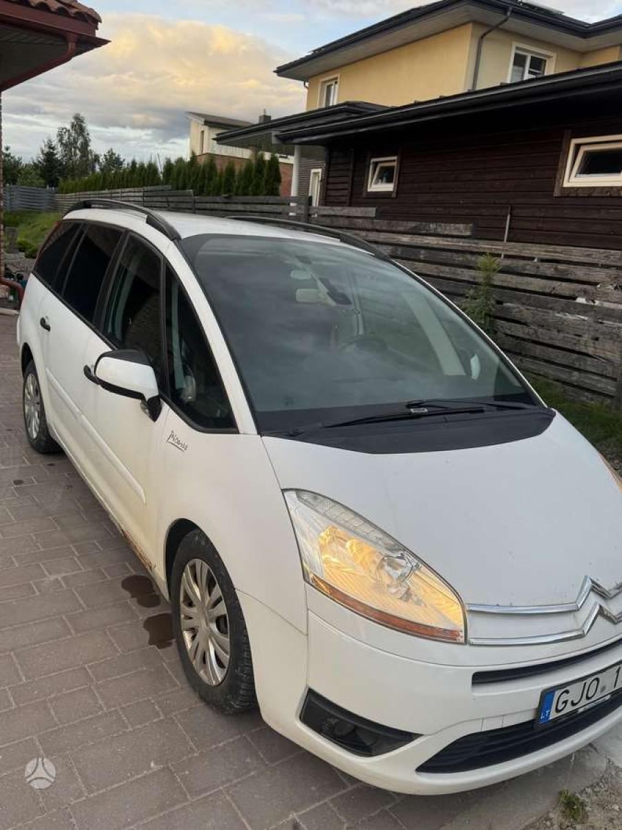 Balts Citroen Grand C4 Picasso 2010 Viļņa, ar dzinēja tilpumu 1.56 L un nobraukumu 305 tūkst. km par 999 €, foto 10 vietnē AUTOMOTO.COM.LV