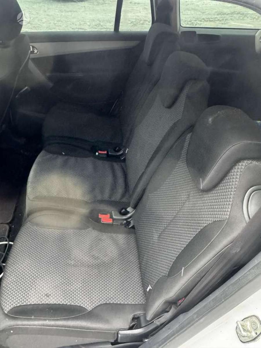 Balts Citroen Grand C4 Picasso 2010 Viļņa, ar dzinēja tilpumu 1.56 L un nobraukumu 305 tūkst. km par 999 €, foto 11 vietnē AUTOMOTO.COM.LV
