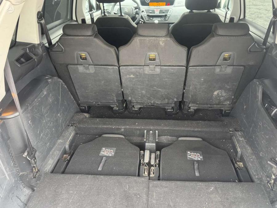 Balts Citroen Grand C4 Picasso 2010 Viļņa, ar dzinēja tilpumu 1.56 L un nobraukumu 305 tūkst. km par 999 €, foto 13 vietnē AUTOMOTO.COM.LV