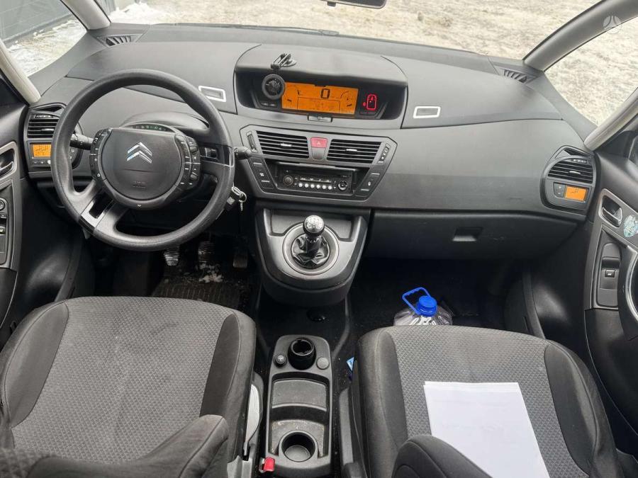 Balts Citroen Grand C4 Picasso 2010 Viļņa, ar dzinēja tilpumu 1.56 L un nobraukumu 305 tūkst. km par 999 €, foto 15 vietnē AUTOMOTO.COM.LV