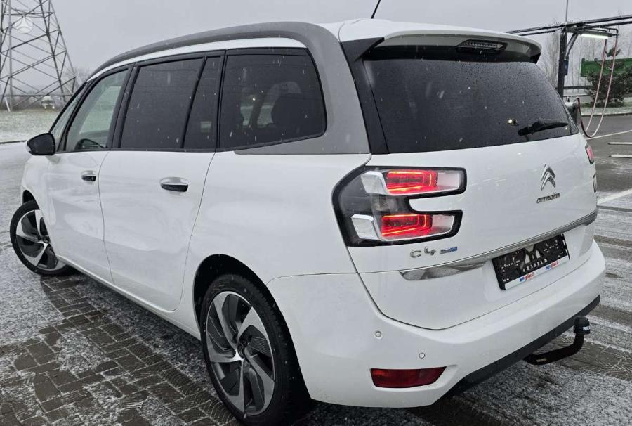 Balts Citroen Grand C4 Picasso 2014 Kauņa, ar dzinēja tilpumu 2.00 L un nobraukumu 305 tūkst. km par 6990 €, foto 5 vietnē AUTOMOTO.COM.LV