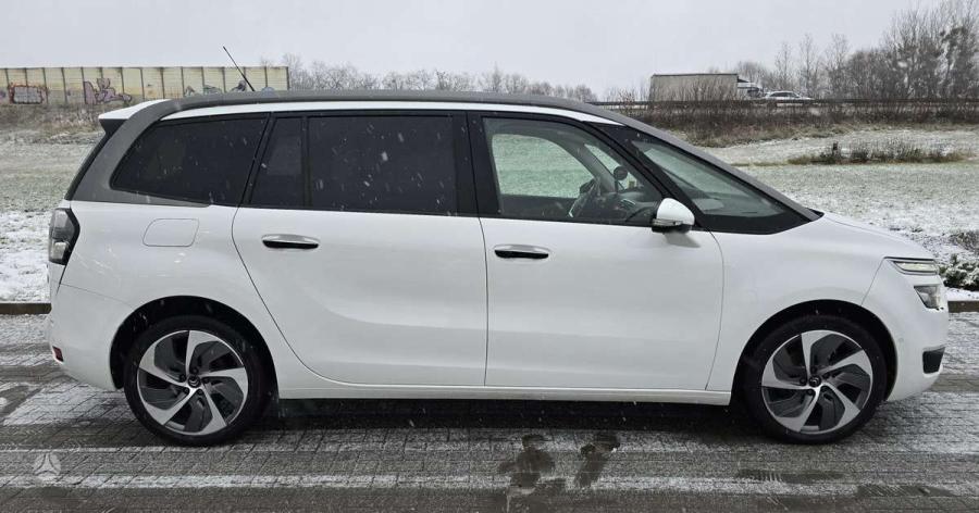 Balts Citroen Grand C4 Picasso 2014 Kauņa, ar dzinēja tilpumu 2.00 L un nobraukumu 305 tūkst. km par 6990 €, foto 8 vietnē AUTOMOTO.COM.LV
