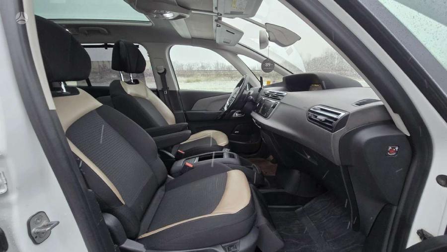 Balts Citroen Grand C4 Picasso 2014 Kauņa, ar dzinēja tilpumu 2.00 L un nobraukumu 305 tūkst. km par 6990 €, foto 18 vietnē AUTOMOTO.COM.LV
