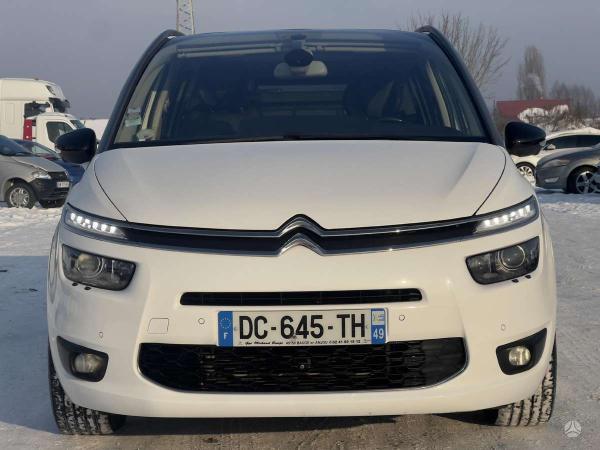 White Citroen Grand C4 Picasso 2014 in Taurage, with an engine capacity of 2.00 L and mileage of 245 thousand km for 5800 €, photo 3 on AUTOMOTO.COM.LV