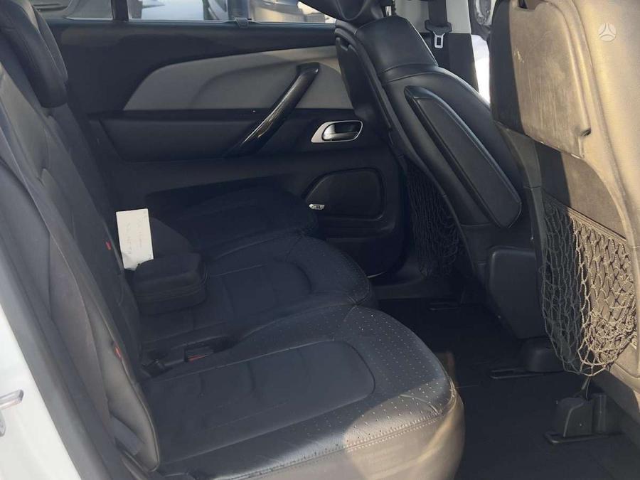Balts Citroen Grand C4 Picasso 2014 Tauragė, ar dzinēja tilpumu 2.00 L un nobraukumu 245 tūkst. km par 5800 €, foto 19 vietnē AUTOMOTO.COM.LV