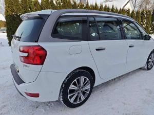 White Citroen Grand C4 Picasso 2014 in Jurbarkas, with an engine capacity of 2.00 L and mileage of 236 thousand km for 5700 €, photo 4 on AUTOMOTO.COM.LV