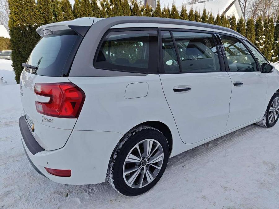 White Citroen Grand C4 Picasso 2014 in Jurbarkas, with an engine capacity of 2.00 L and mileage of 236 thousand km for 5700 €, photo 4 on AUTOMOTO.COM.LV