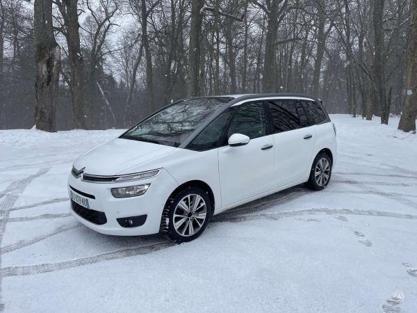 Balts Citroen Grand C4 Picasso 2014 Viļņa, ar dzinēja tilpumu 2.00 L un nobraukumu 290 tūkst. km par 5500 €, foto 1 vietnē AUTOMOTO.COM.LV