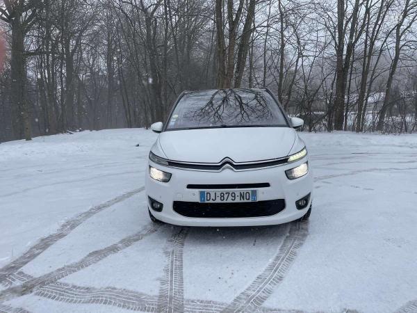 Balts Citroen Grand C4 Picasso 2014 Viļņa, ar dzinēja tilpumu 2.00 L un nobraukumu 290 tūkst. km par 5500 €, foto 2 vietnē AUTOMOTO.COM.LV