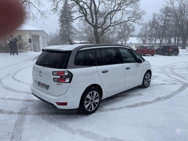 Balts Citroen Grand C4 Picasso 2014 Viļņa, ar dzinēja tilpumu 2.00 L un nobraukumu 290 tūkst. km par 5500 €, foto 4 vietnē AUTOMOTO.COM.LV