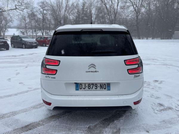 Balts Citroen Grand C4 Picasso 2014 Viļņa, ar dzinēja tilpumu 2.00 L un nobraukumu 290 tūkst. km par 5500 €, foto 5 vietnē AUTOMOTO.COM.LV