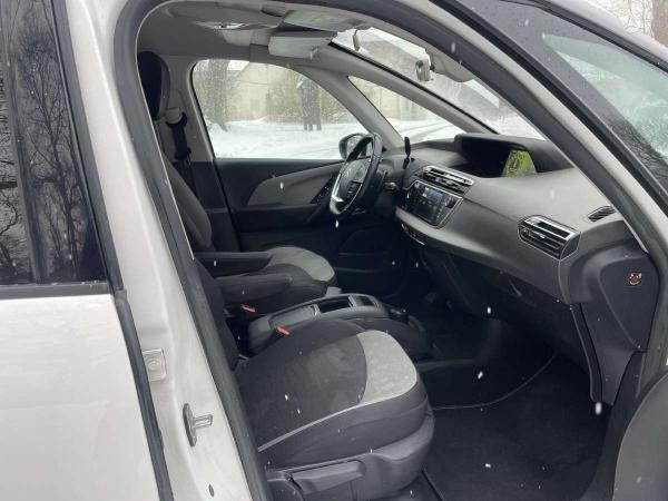 Balts Citroen Grand C4 Picasso 2014 Viļņa, ar dzinēja tilpumu 2.00 L un nobraukumu 290 tūkst. km par 5500 €, foto 10 vietnē AUTOMOTO.COM.LV