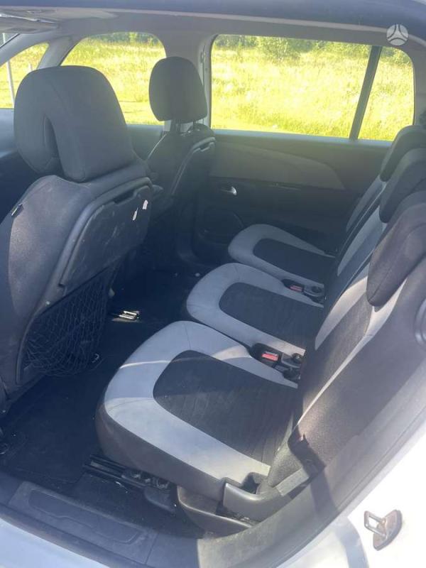 Balts Citroen Grand C4 Picasso 2014 Tauragė, ar dzinēja tilpumu 1.56 L un nobraukumu 269 tūkst. km par 4300 €, foto 8 vietnē AUTOMOTO.COM.LV
