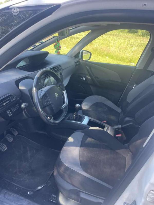 Balts Citroen Grand C4 Picasso 2014 Tauragė, ar dzinēja tilpumu 1.56 L un nobraukumu 269 tūkst. km par 4300 €, foto 10 vietnē AUTOMOTO.COM.LV