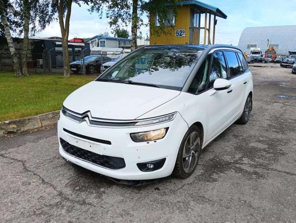 White Citroen Grand C4 Picasso 2014 in Marijampole, with an engine capacity of 2.00 L and mileage of 343 thousand km for 3600 €, photo 1 on AUTOMOTO.COM.LV