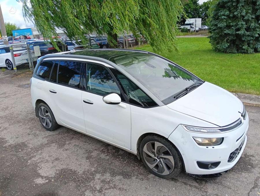 Balts Citroen Grand C4 Picasso 2014 Marijampole, ar dzinēja tilpumu 2.00 L un nobraukumu 343 tūkst. km par 3600 €, foto 5 vietnē AUTOMOTO.COM.LV