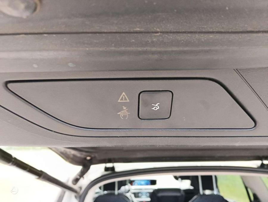 Balts Citroen Grand C4 Picasso 2014 Marijampole, ar dzinēja tilpumu 2.00 L un nobraukumu 343 tūkst. km par 3600 €, foto 10 vietnē AUTOMOTO.COM.LV