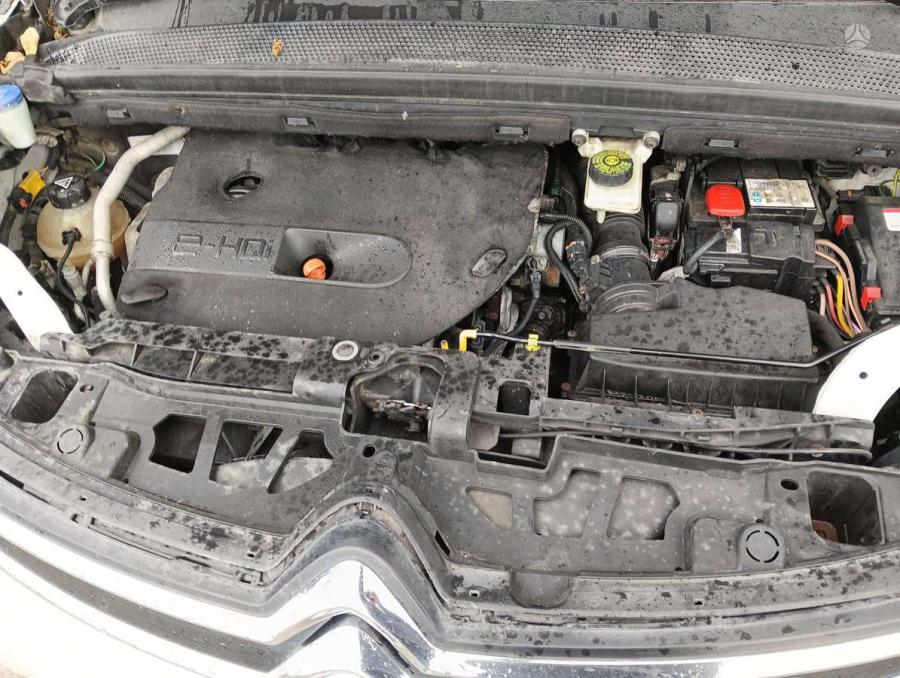 Balts Citroen Grand C4 Picasso 2014 Marijampole, ar dzinēja tilpumu 2.00 L un nobraukumu 343 tūkst. km par 3600 €, foto 18 vietnē AUTOMOTO.COM.LV