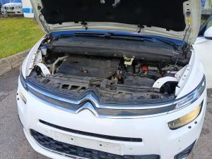 Balts Citroen Grand C4 Picasso 2014 Marijampole, ar dzinēja tilpumu 2.00 L un nobraukumu 343 tūkst. km par 3600 €, foto 19 vietnē AUTOMOTO.COM.LV