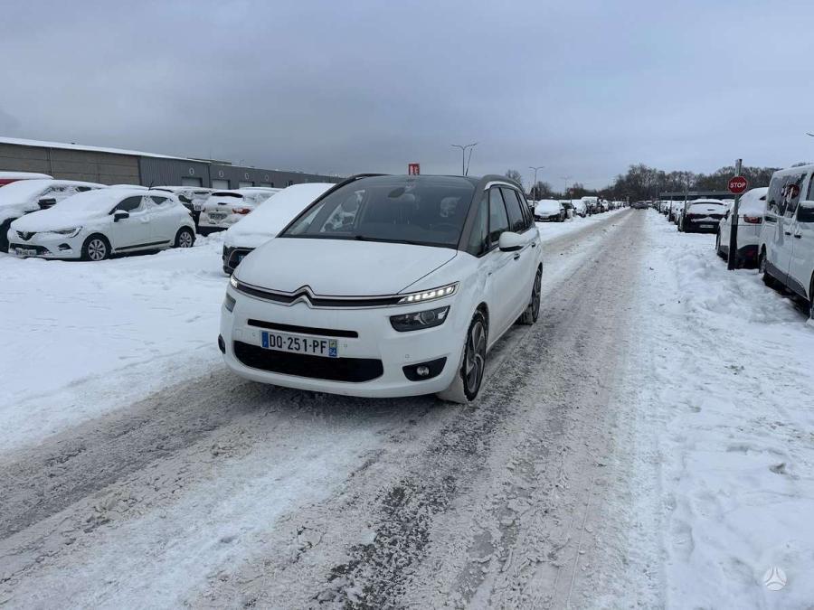 Белый Ситроен Гранд С4 Пикассо 2015 в Таураге, объемом двигателя 2.00 л и пробегом 261 тыс. км за 5900 €, фото 2 на AUTOMOTO.COM.LV