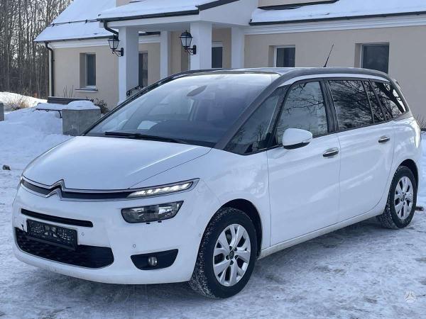 White Citroen Grand C4 Picasso 2015 in Kaunas, with an engine capacity of 1.56 L and mileage of 245 thousand km for 4800 €, photo 5 on AUTOMOTO.COM.LV