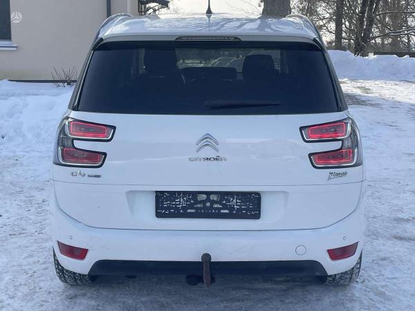 White Citroen Grand C4 Picasso 2015 in Kaunas, with an engine capacity of 1.56 L and mileage of 245 thousand km for 4800 €, photo 8 on AUTOMOTO.COM.LV