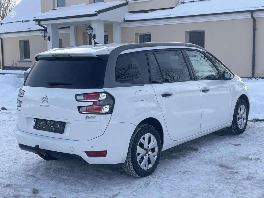 White Citroen Grand C4 Picasso 2015 in Kaunas, with an engine capacity of 1.56 L and mileage of 245 thousand km for 4800 €, photo 10 on AUTOMOTO.COM.LV