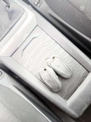 White Citroen Grand C4 Picasso 2015 in Taurage, with an engine capacity of 1.56 L and mileage of 255 thousand km for 4300 €, photo 9 on AUTOMOTO.COM.LV