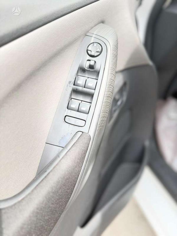 Balts Citroen Grand C4 Picasso 2015 Tauragė, ar dzinēja tilpumu 1.56 L un nobraukumu 255 tūkst. km par 4300 €, foto 9 vietnē AUTOMOTO.COM.LV