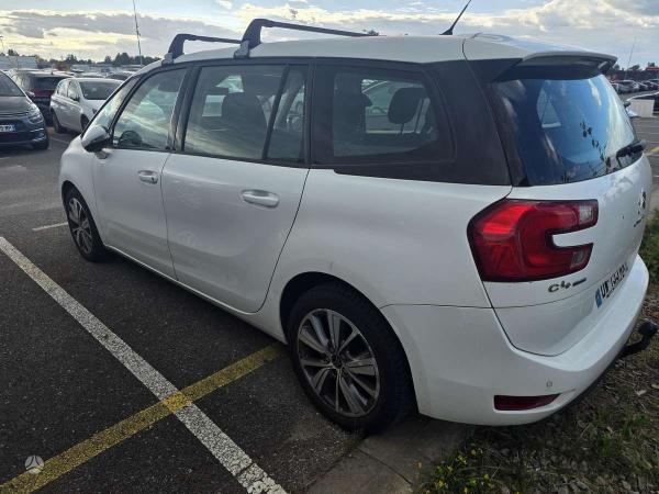 Balts Citroen Grand C4 Picasso 2015 Viļņa, ar dzinēja tilpumu 1.56 L un nobraukumu 300 tūkst. km par 4200 €, foto 4 vietnē AUTOMOTO.COM.LV