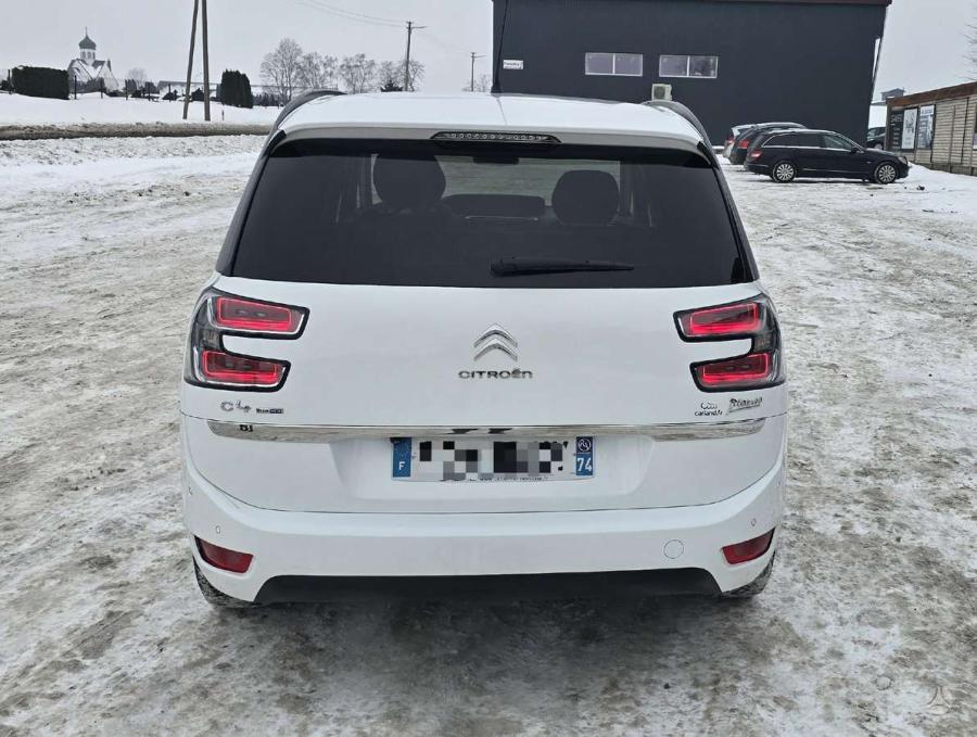 White Citroen Grand C4 Picasso 2016 in Taurage, with an engine capacity of 2.00 L and mileage of 207 thousand km for 6500 €, photo 7 on AUTOMOTO.COM.LV