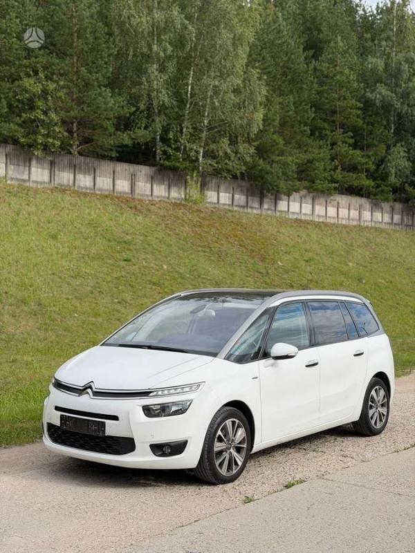 Balts Citroen Grand C4 Picasso 2016 Viļņa, ar dzinēja tilpumu 1.20 L un nobraukumu 180 tūkst. km par 5800 €, foto 1 vietnē AUTOMOTO.COM.LV