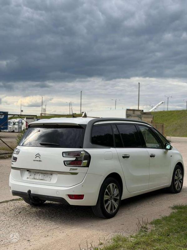 Balts Citroen Grand C4 Picasso 2016 Viļņa, ar dzinēja tilpumu 1.20 L un nobraukumu 180 tūkst. km par 5800 €, foto 5 vietnē AUTOMOTO.COM.LV