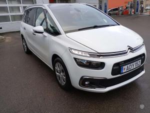 White Citroen Grand C4 Picasso 2017 in Taurage, with an engine capacity of 1.20 L and mileage of 178 thousand km for 6350 €, photo  on AUTOMOTO.COM.LV
