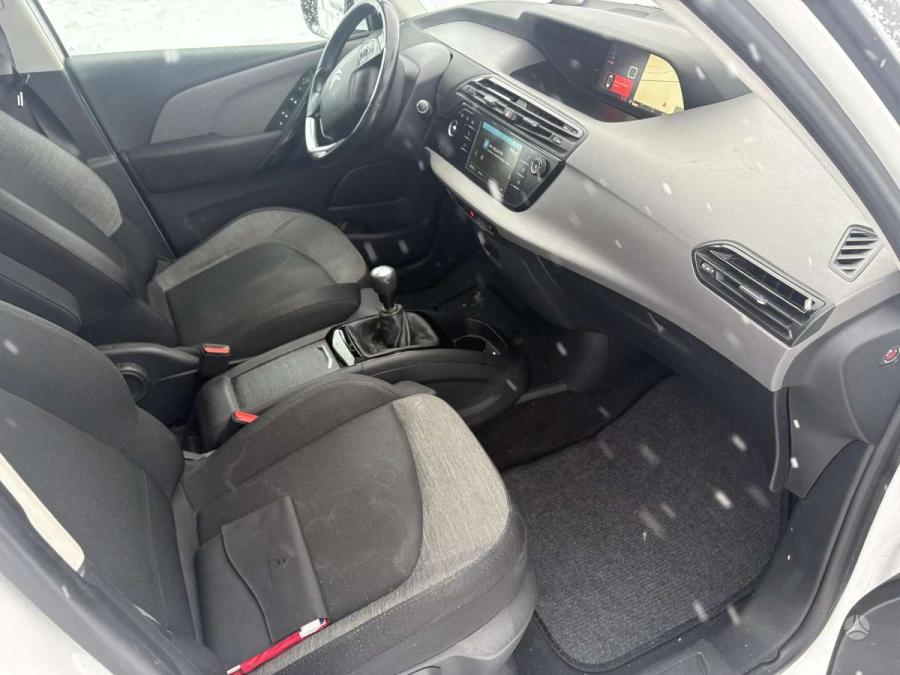 Balts Citroen Grand C4 Picasso 2017 Tauragė, ar dzinēja tilpumu 1.56 L un nobraukumu 259 tūkst. km par 5900 €, foto 18 vietnē AUTOMOTO.COM.LV