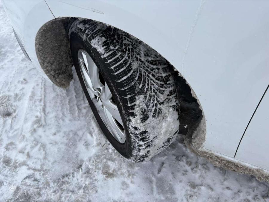 Balts Citroen Grand C4 Picasso 2017 Tauragė, ar dzinēja tilpumu 1.56 L un nobraukumu 259 tūkst. km par 5900 €, foto 24 vietnē AUTOMOTO.COM.LV
