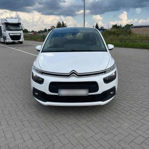 Белый Ситроен Гранд С4 Пикассо 2017 в Таураге, объемом двигателя 1.56 л и пробегом 191 тыс. км за 5990 €, фото  на AUTOMOTO.COM.LV