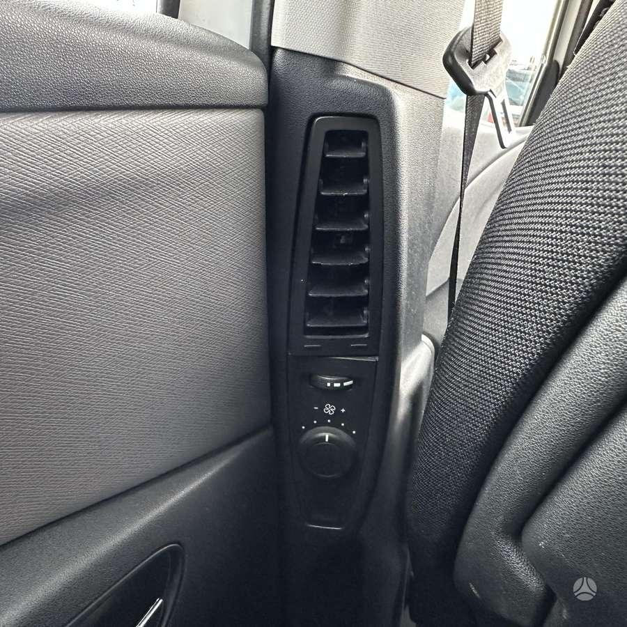 Balts Citroen Grand C4 Picasso 2017 Tauragė, ar dzinēja tilpumu 1.56 L un nobraukumu 191 tūkst. km par 4900 €, foto 17 vietnē AUTOMOTO.COM.LV