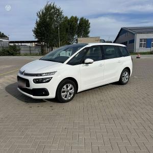 White Citroen Grand C4 Picasso 2017 in Taurage, with an engine capacity of 1.56 L and mileage of 191 thousand km for 5200 €, photo 3 on AUTOMOTO.COM.LV