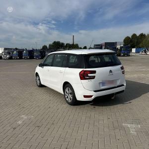 White Citroen Grand C4 Picasso 2017 in Taurage, with an engine capacity of 1.56 L and mileage of 191 thousand km for 5200 €, photo 5 on AUTOMOTO.COM.LV