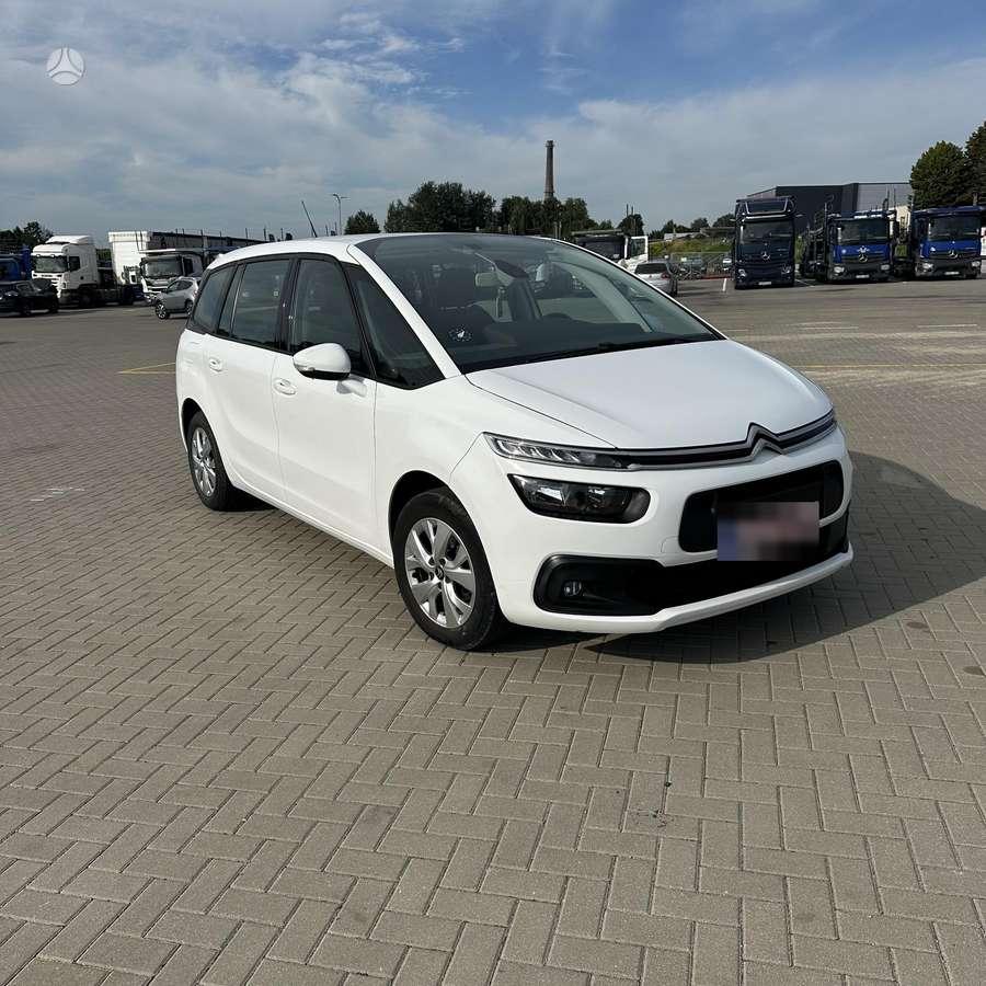 White Citroen Grand C4 Picasso 2017 in Taurage, with an engine capacity of 1.56 L and mileage of 191 thousand km for 5200 €, photo 9 on AUTOMOTO.COM.LV