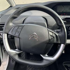 White Citroen Grand C4 Picasso 2017 in Taurage, with an engine capacity of 1.56 L and mileage of 191 thousand km for 5200 €, photo 10 on AUTOMOTO.COM.LV