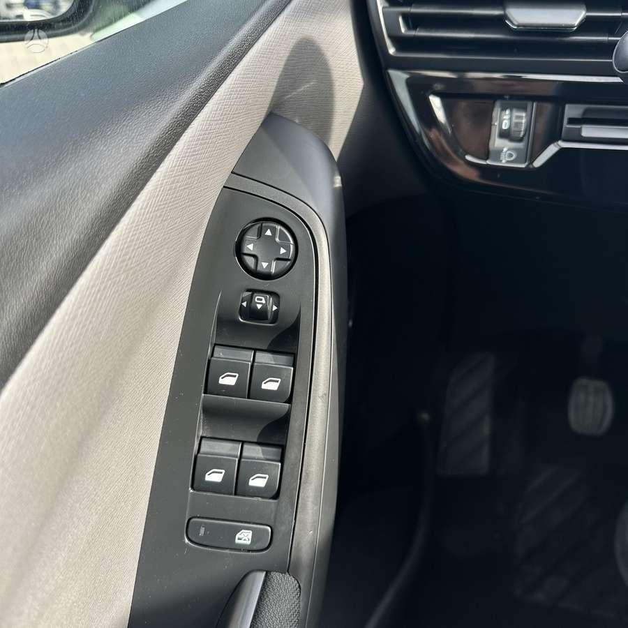 White Citroen Grand C4 Picasso 2017 in Taurage, with an engine capacity of 1.56 L and mileage of 191 thousand km for 5200 €, photo 13 on AUTOMOTO.COM.LV